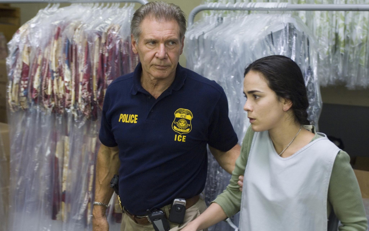 Crossing Over: Guida TV, Trama e Cast - TV Sorrisi e Canzoni